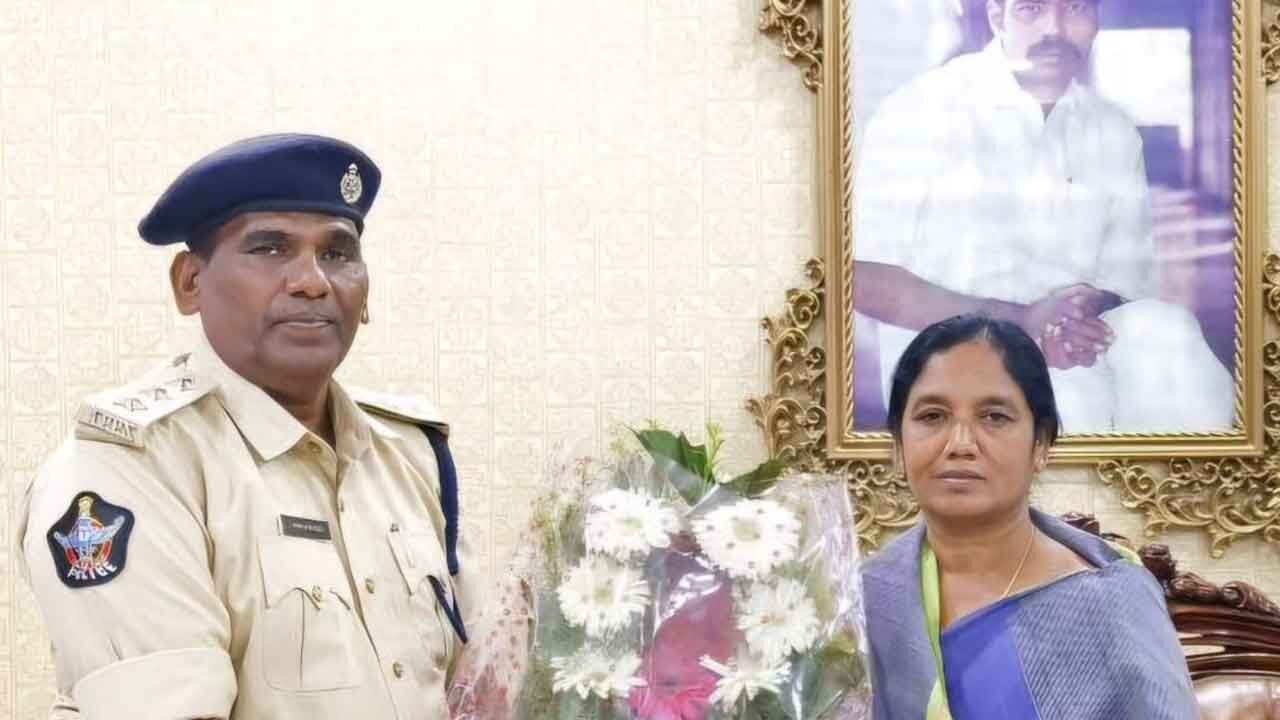 Rural DSP meets MLA Sunitha