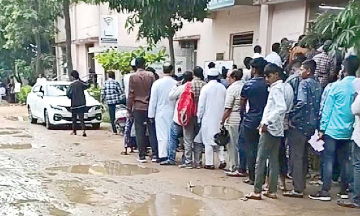 Bandlaguda RTA office wallows in utter neglect