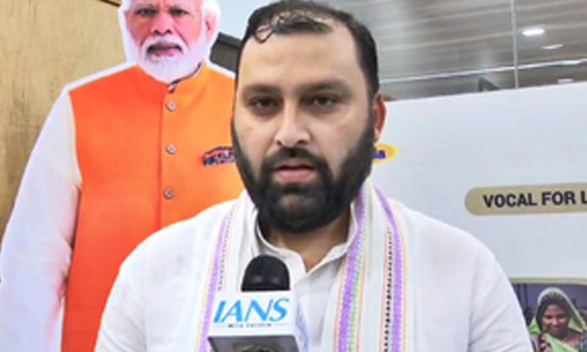 'Khadi reaching new heights': KVIC Chairman celebrates Gandhi’s ...