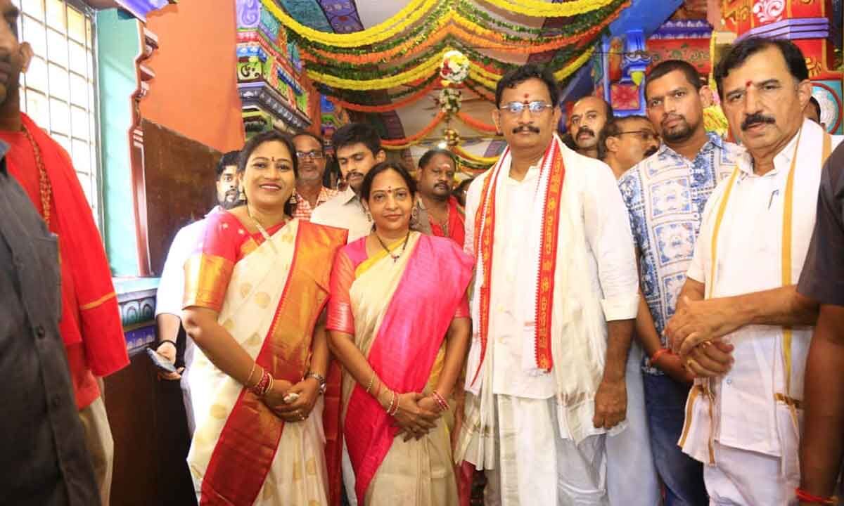 Vijayawada MP Kesineni Sivanath visits Kanakadurga temple, inspects arrangements