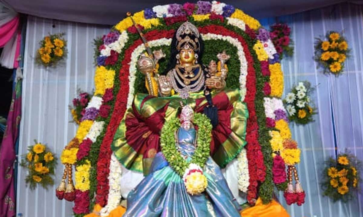 Jogulamba Devi Sharan Navaratri Brahmotsavam Concludes with Teppotsavam ...