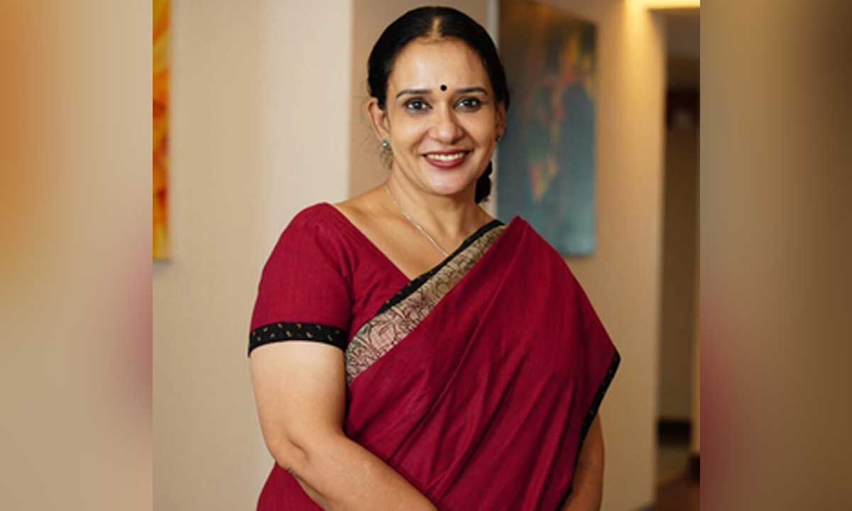 Actress Mala Paravathy targeted by online fraudsters, CM Vijayan seeks ...