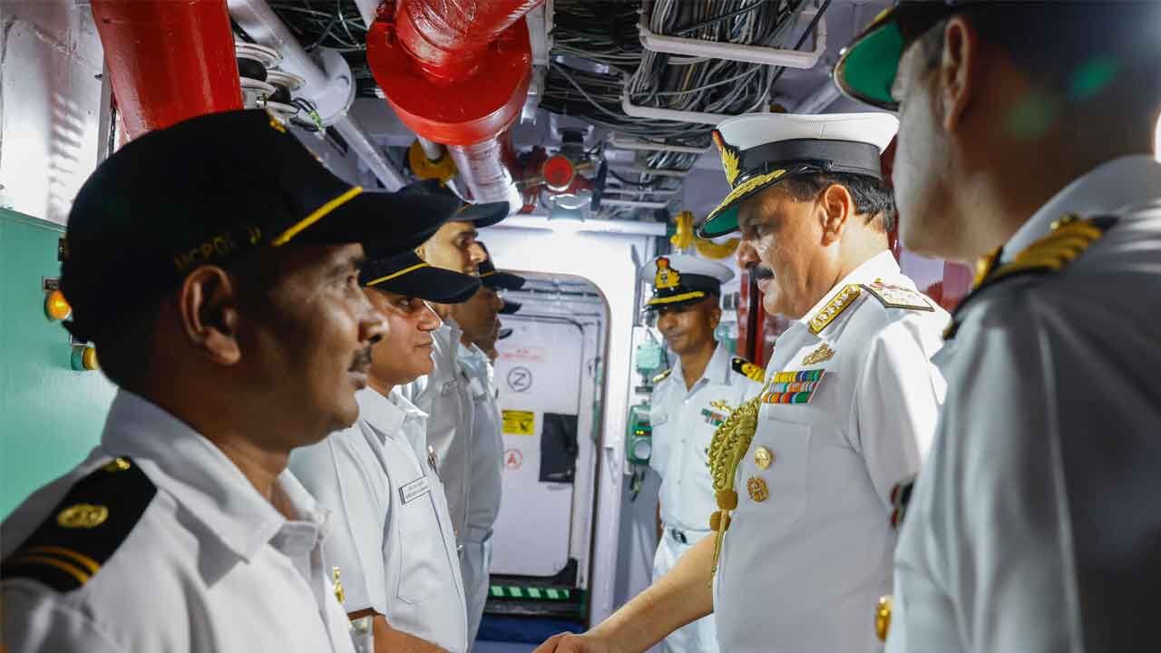 Visakhapatnam: CNS visits Eastern Naval Command