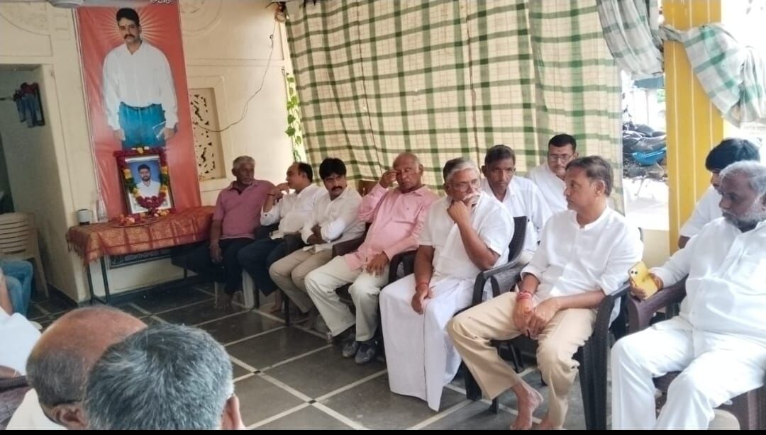 MLC Challa Venkataramireddy Pays Tributes to Former ZPTC's Son Patel ...