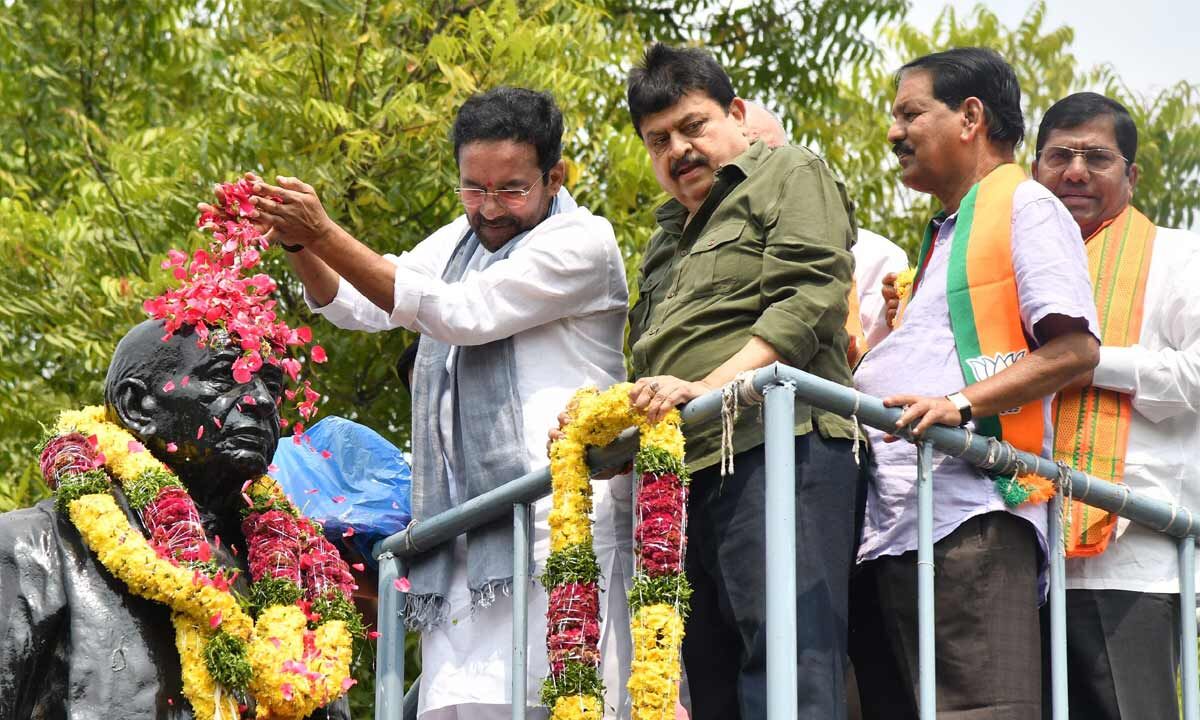 BJP pays rich tributes to Sardar Patel on Ekta Diwas