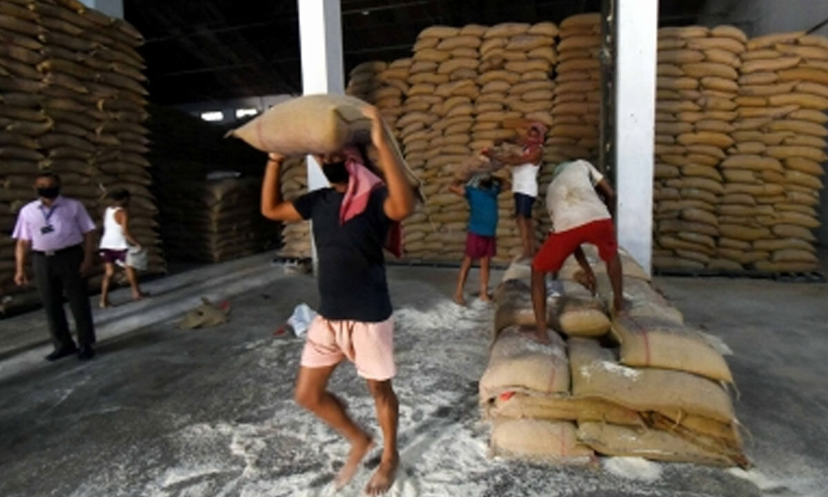 Centre to offload 25 lakh tonnes of wheat in open market to bring down ...