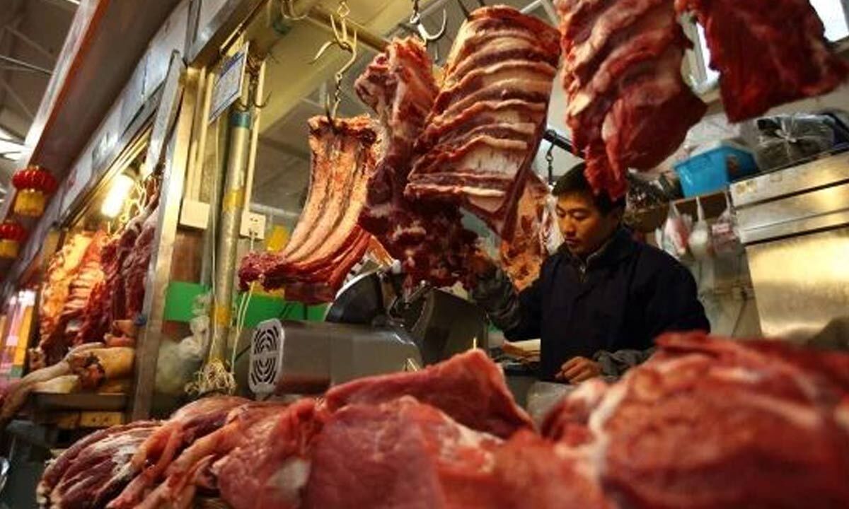 Illegal beef smuggling racket, Nearly 1.5 tons of meat found