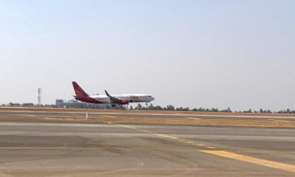 Monday Blues for SpiceJet: Flight diverted to Patna airport after ...
