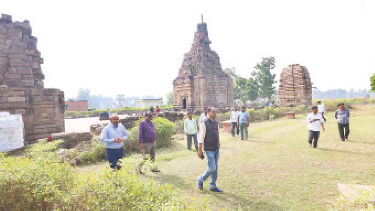 NMA chairman visits temple at Kualo