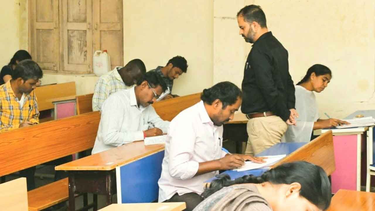 Collector Rahul Sharma inspects Group-II exam centres