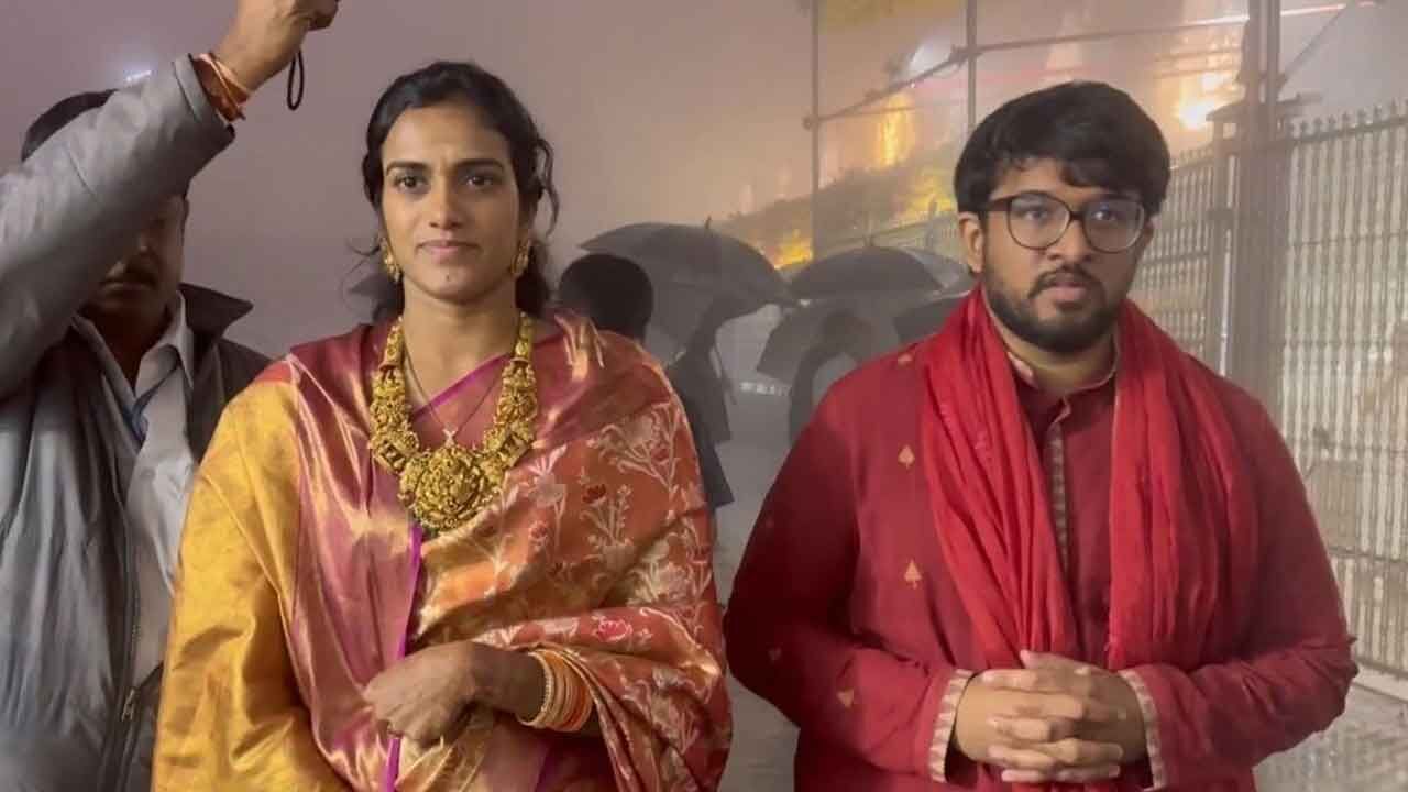 PV Sindhu, husband seek Lord’s blessings at Tirumala