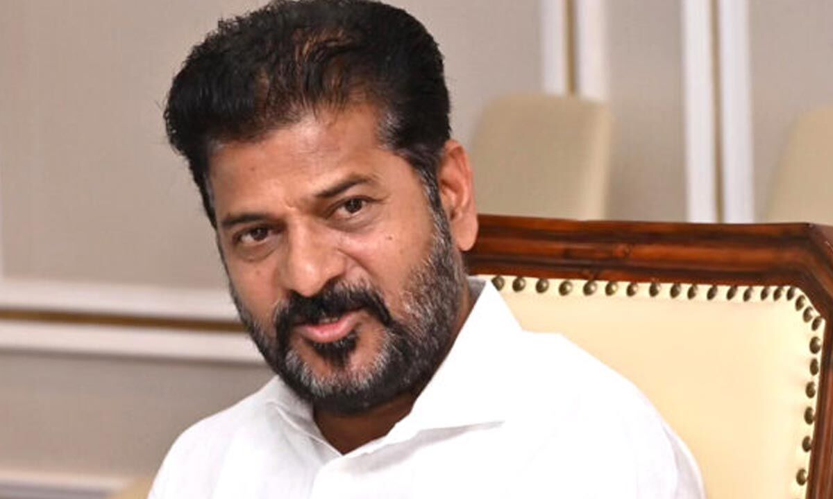 CM Revanth Reddy Congratulates Minister Komatireddy on RRR North Tender ...