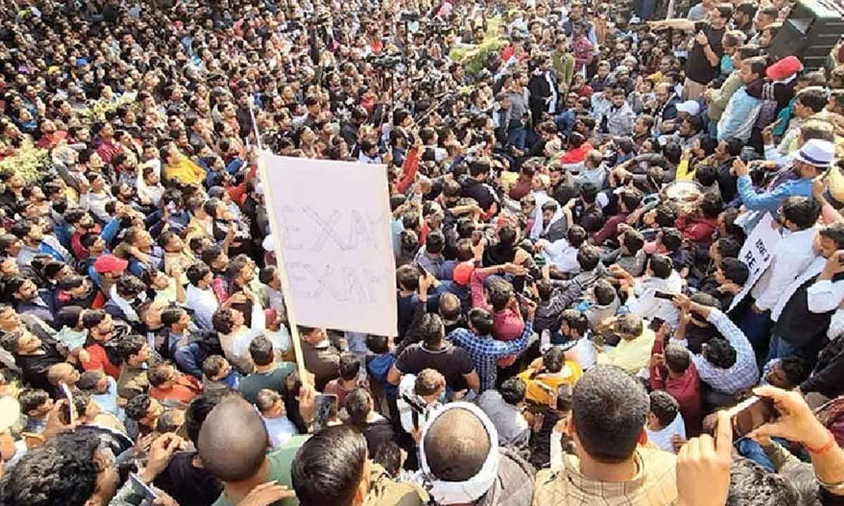 JNUSU protests, demands Bihar CM's resignation