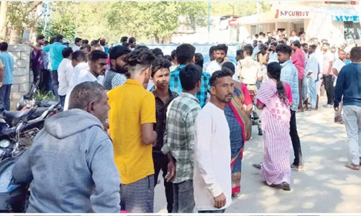 1 killed, 3 hurt in factory blast