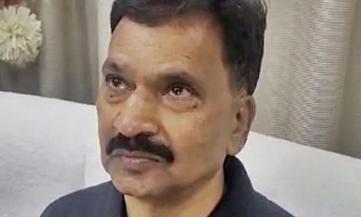 Cong MP Rakesh Rathore arrested during press briefing, accused of ...