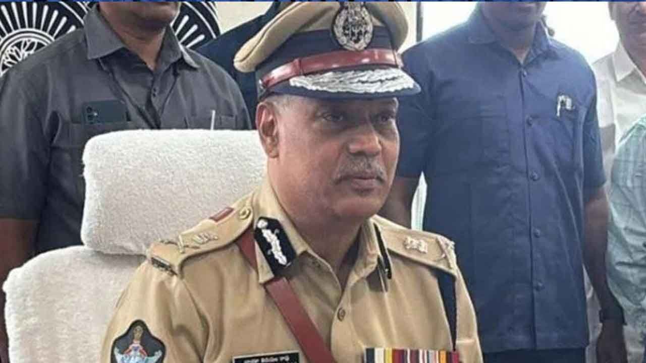 AP DGP Dwaraka Tirumala Rao retires with grand farewell parade
