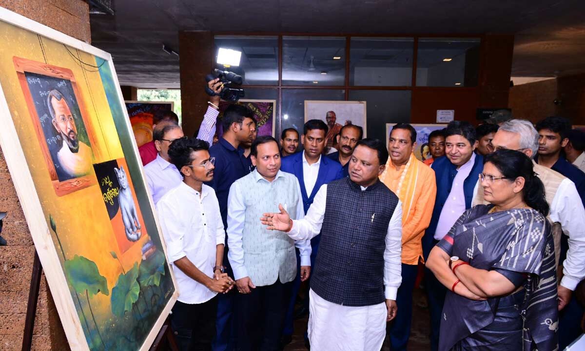 Majhi releases republished original edition of Odia primer ‘Barnabodha’