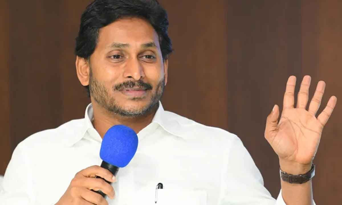YS Jagan meets Vijayawada YSRCP leaders