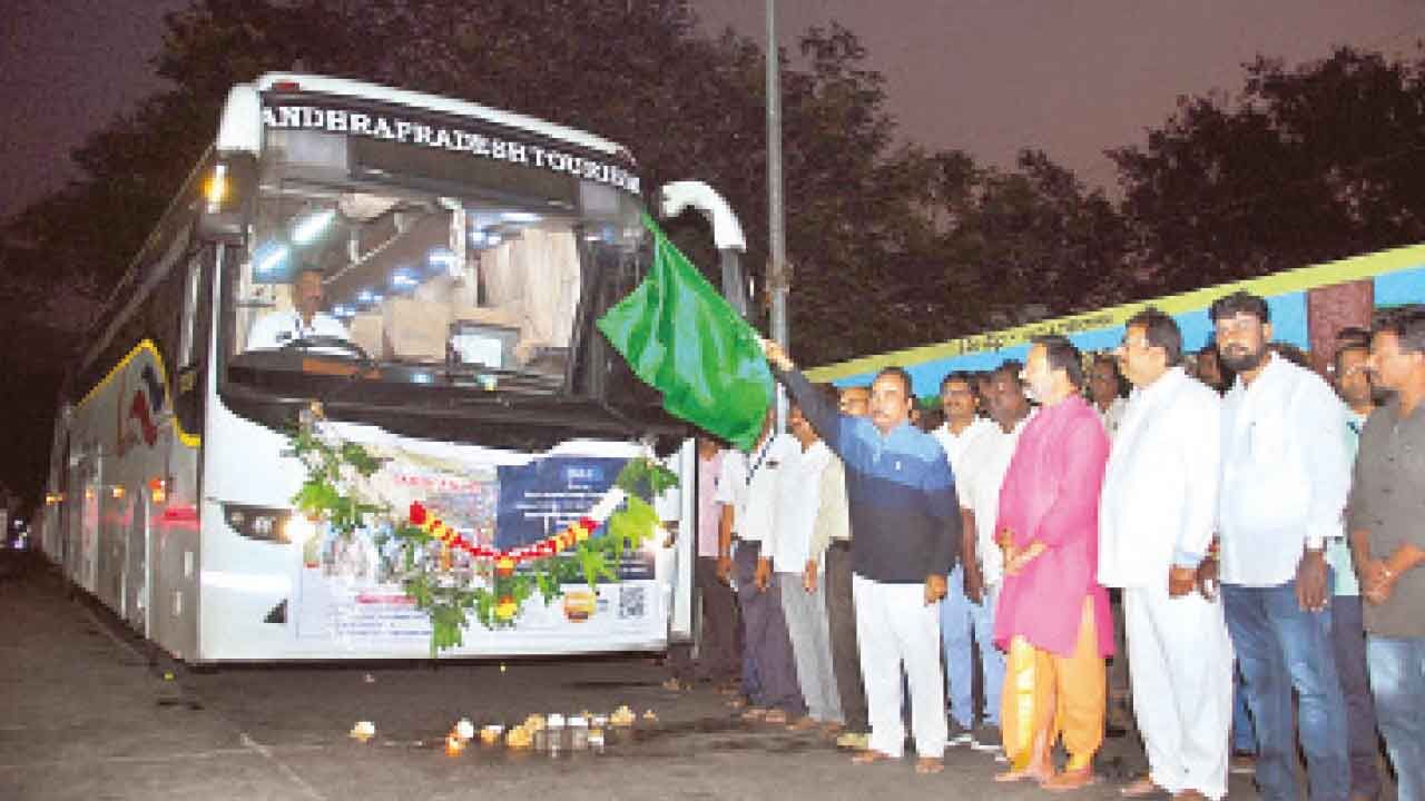 APTDC package tour to Maha Kumbh gets good response