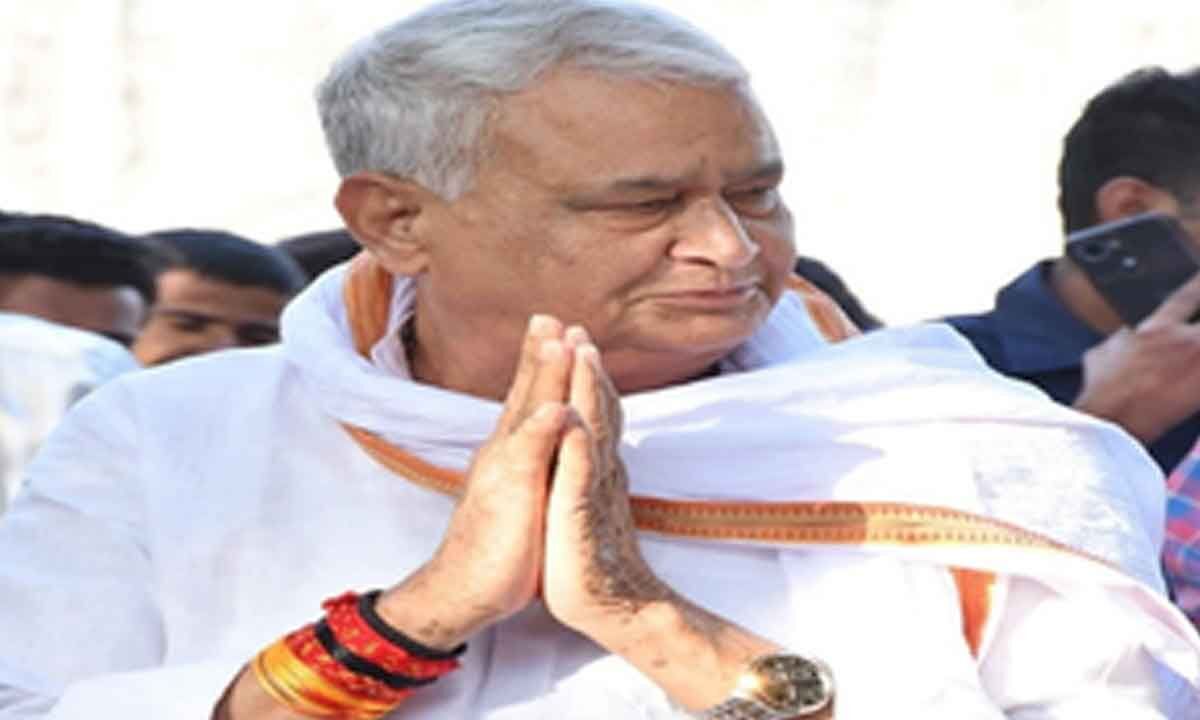 Kirodi Lal Meena replies to BJP's show-cause notice over his phone ...