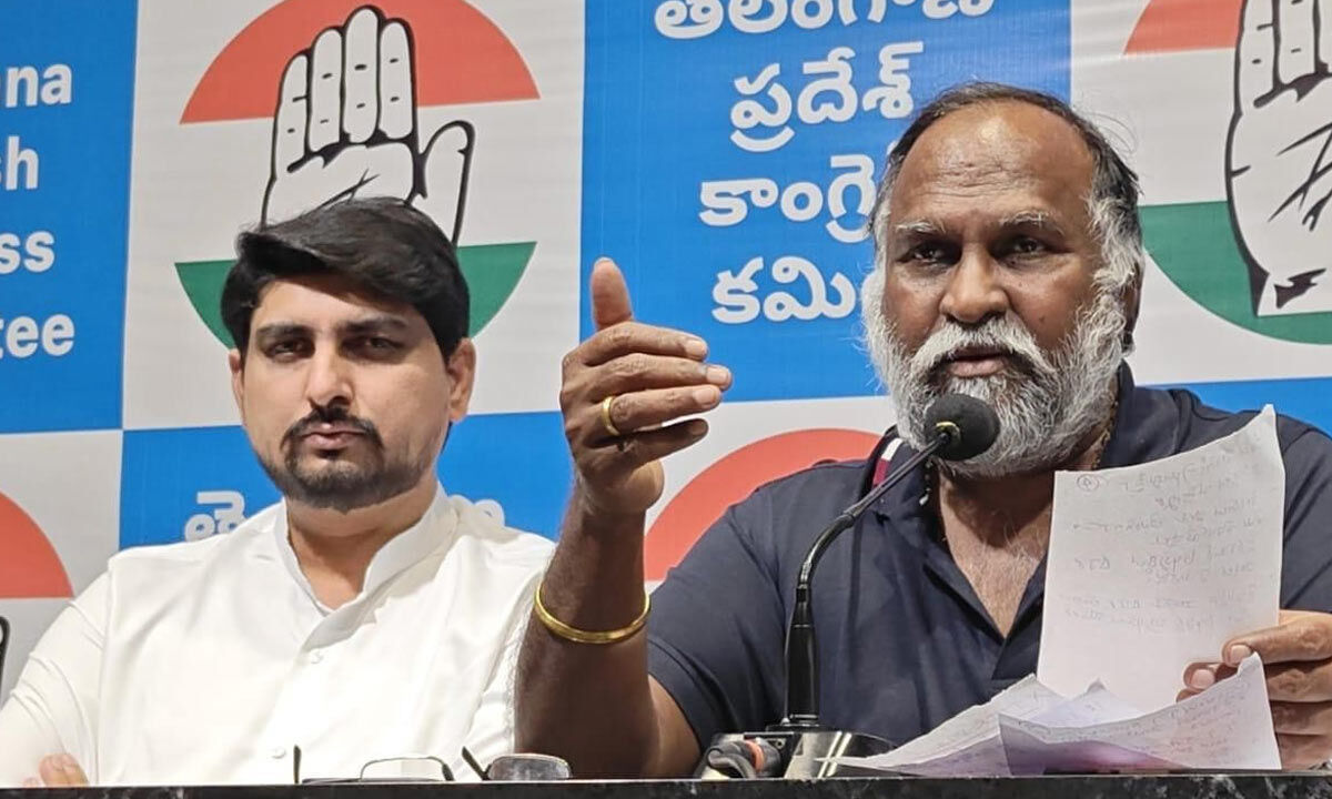 KCR has no right to diss RaGa, says Jagga Reddy