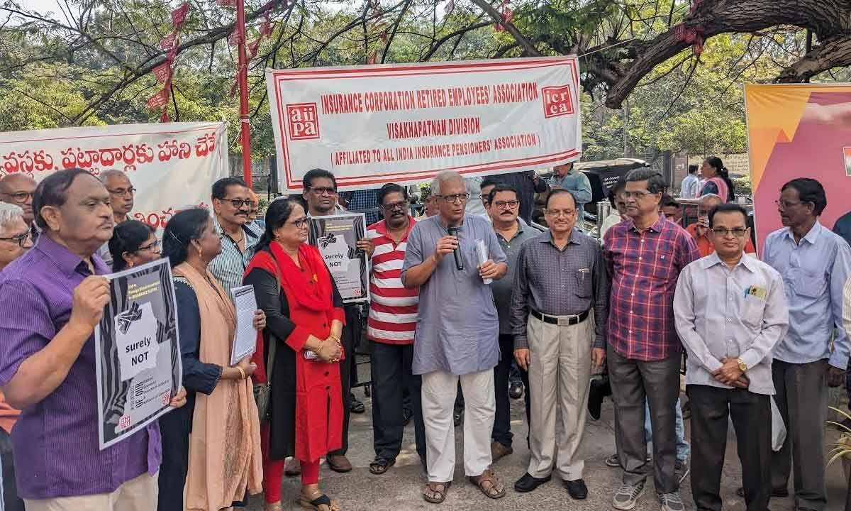 Protest against 100 per cent hike in FDI in insurance sector