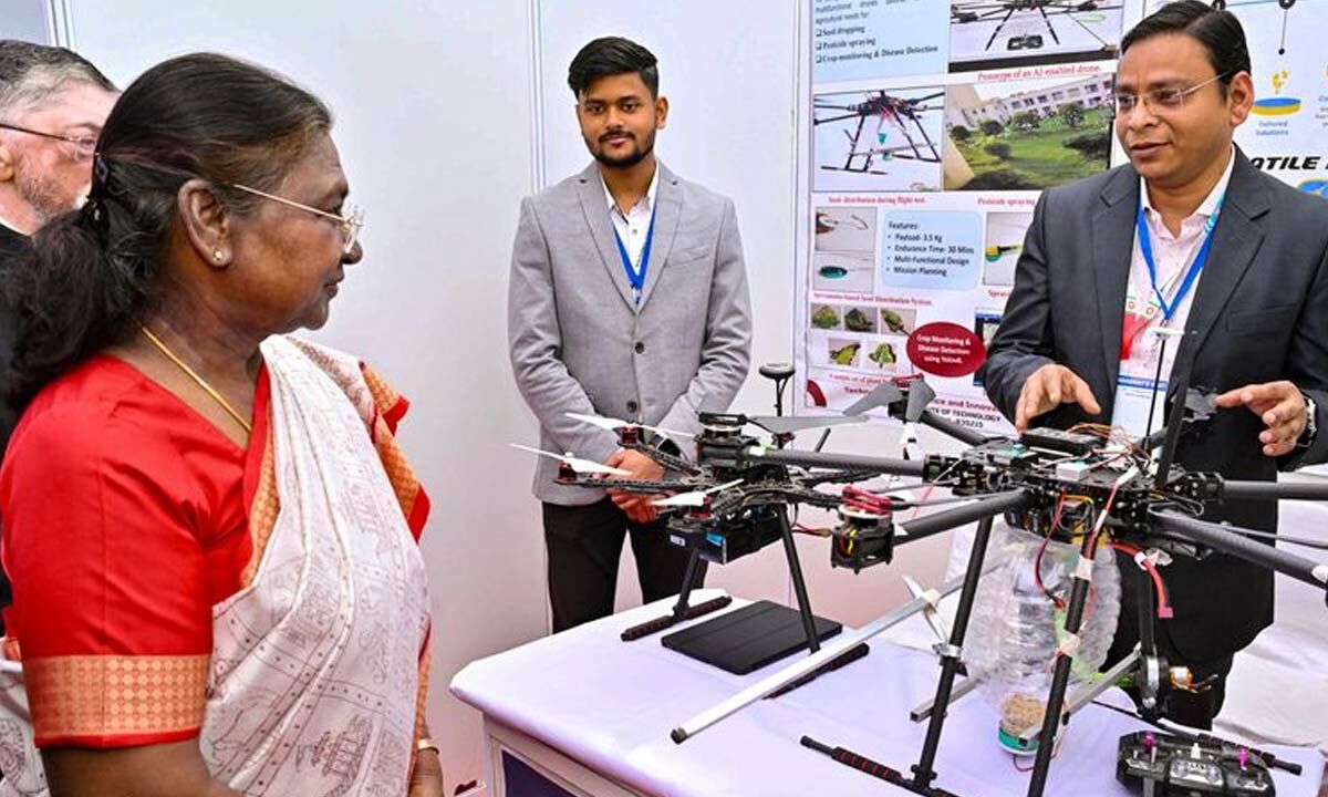 Future to be dramatic with key advances in AI: Prez