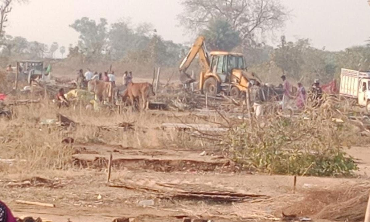 Officials attack tribal locality, remove huts in wee hours