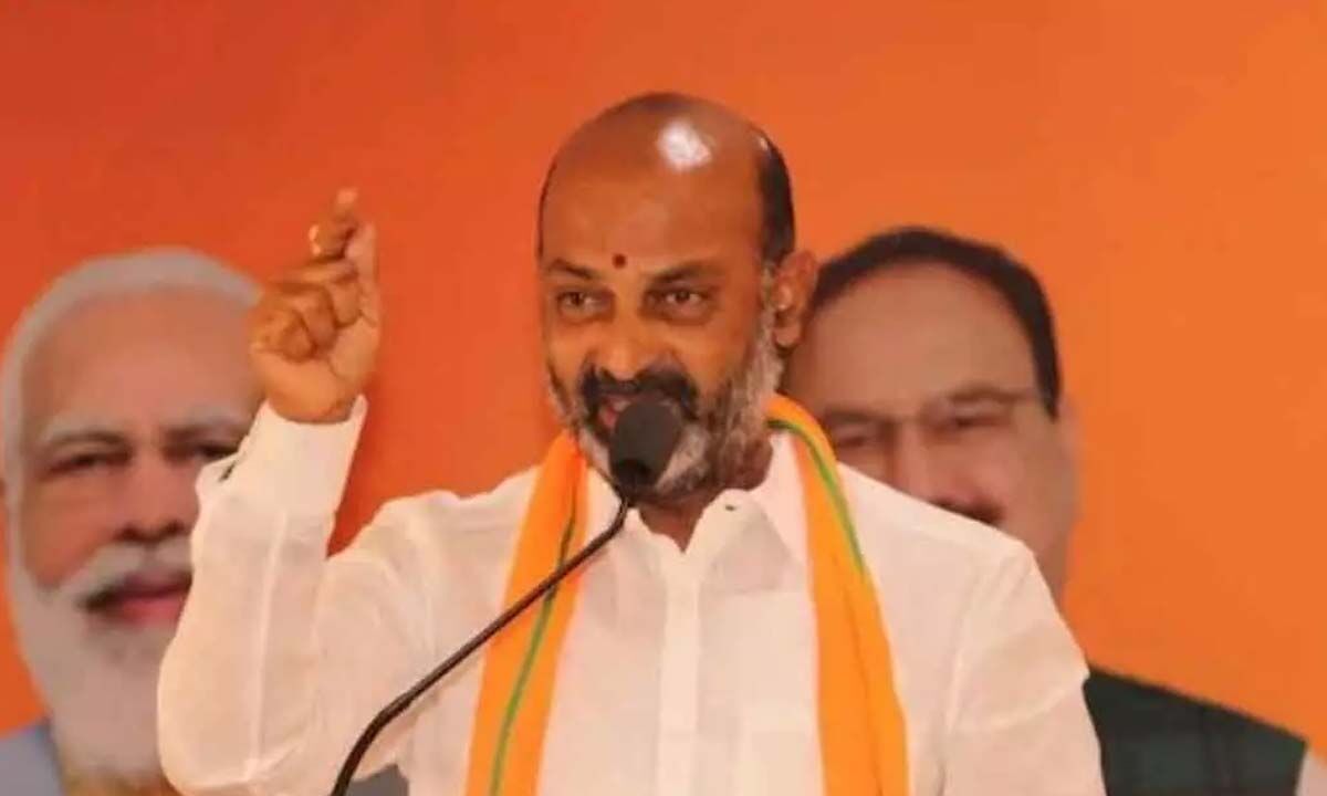 Cong will give return gift: Sridhar Babu to Bandi