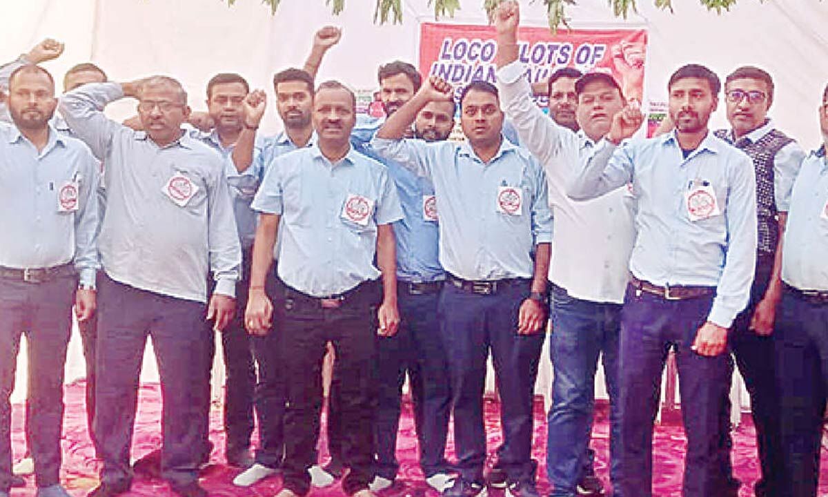 Loco running staff launch fast to press their demands