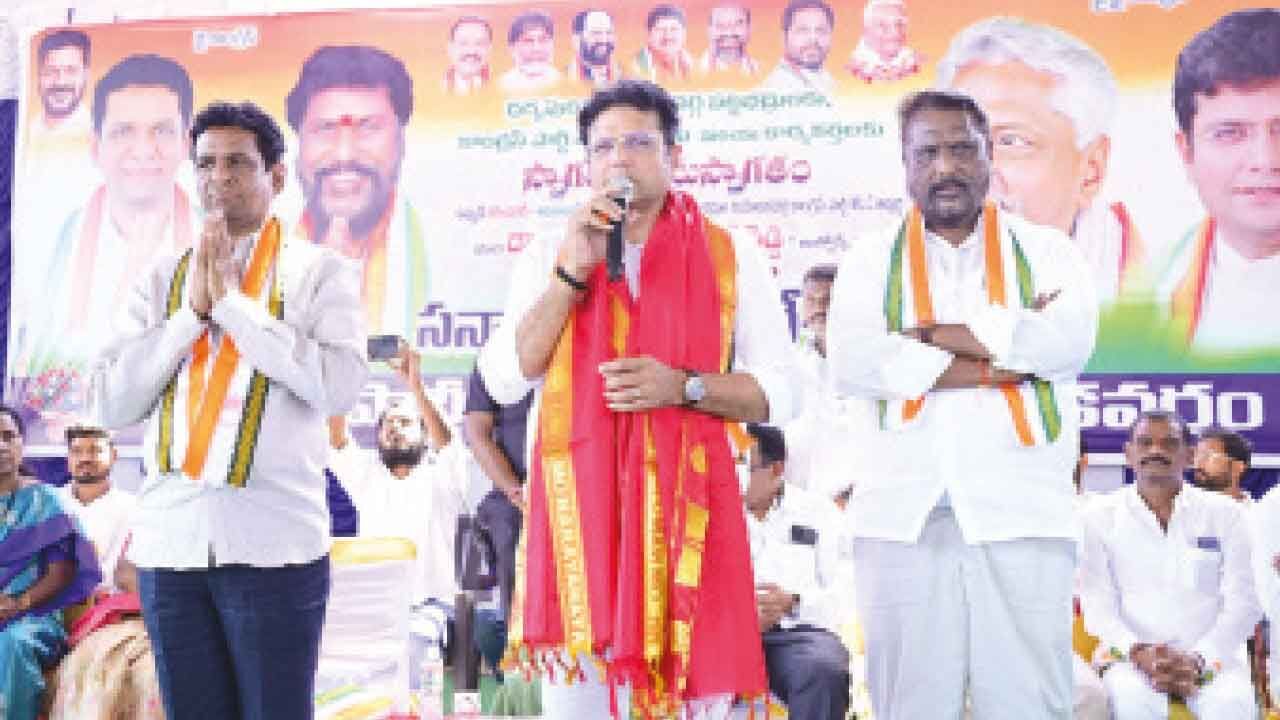 Opponents maligning Narendra Reddy out of fear of defeat: Sridhar Babu