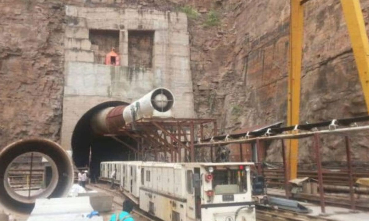 Rescue efforts underway in SLBC tunnel route