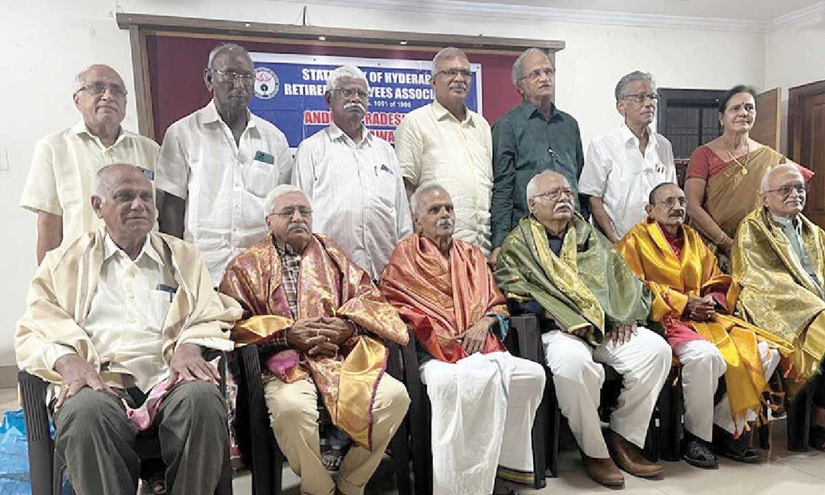 Retired bank employees demand pension updation