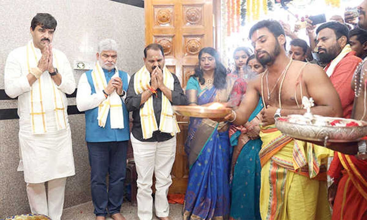 May Anantha Padmanabha Swami bless all: Gaddam