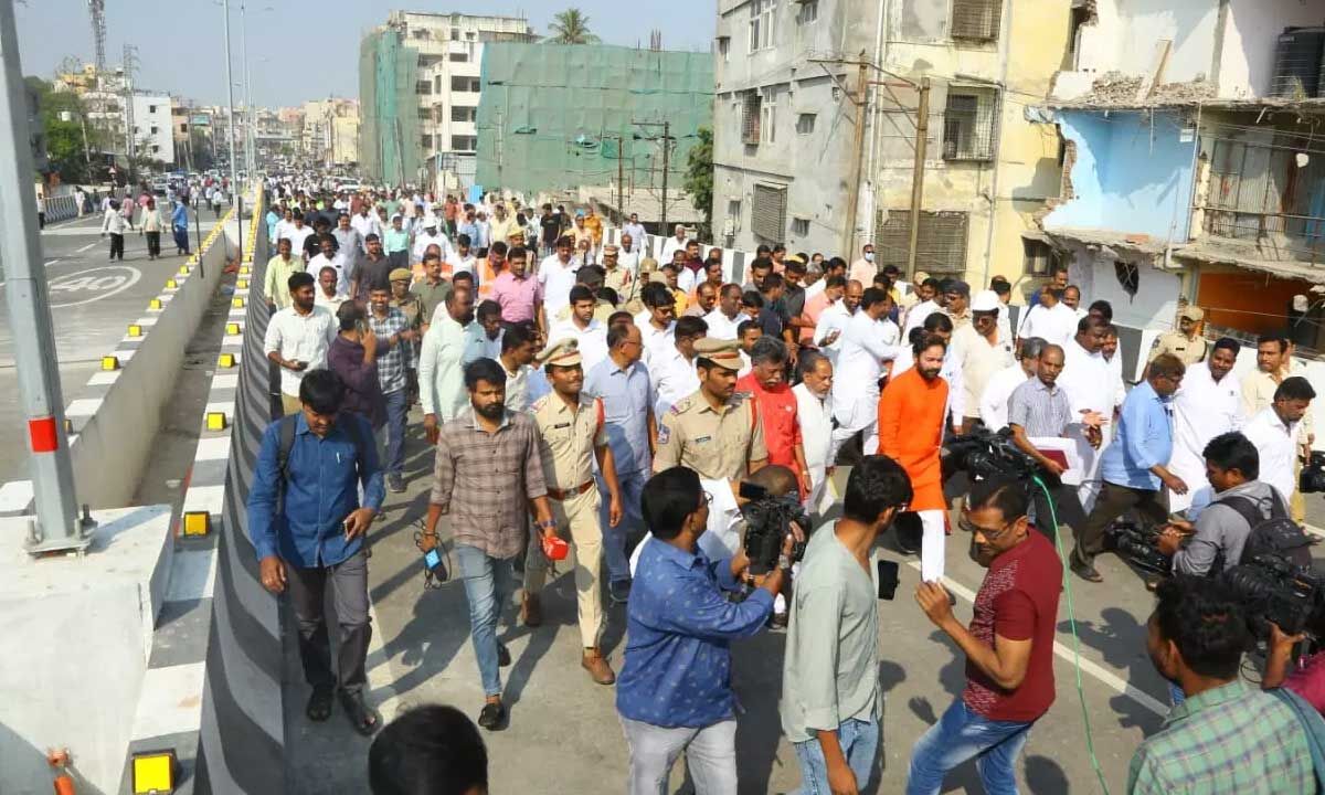 Golnaka-Amberpet Flyover Opens, But Chaos Persists Below