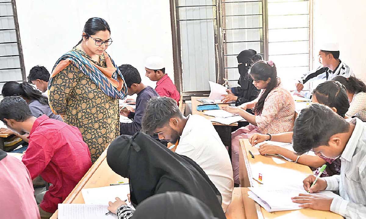 Collector inspects exam centre in Nirmal