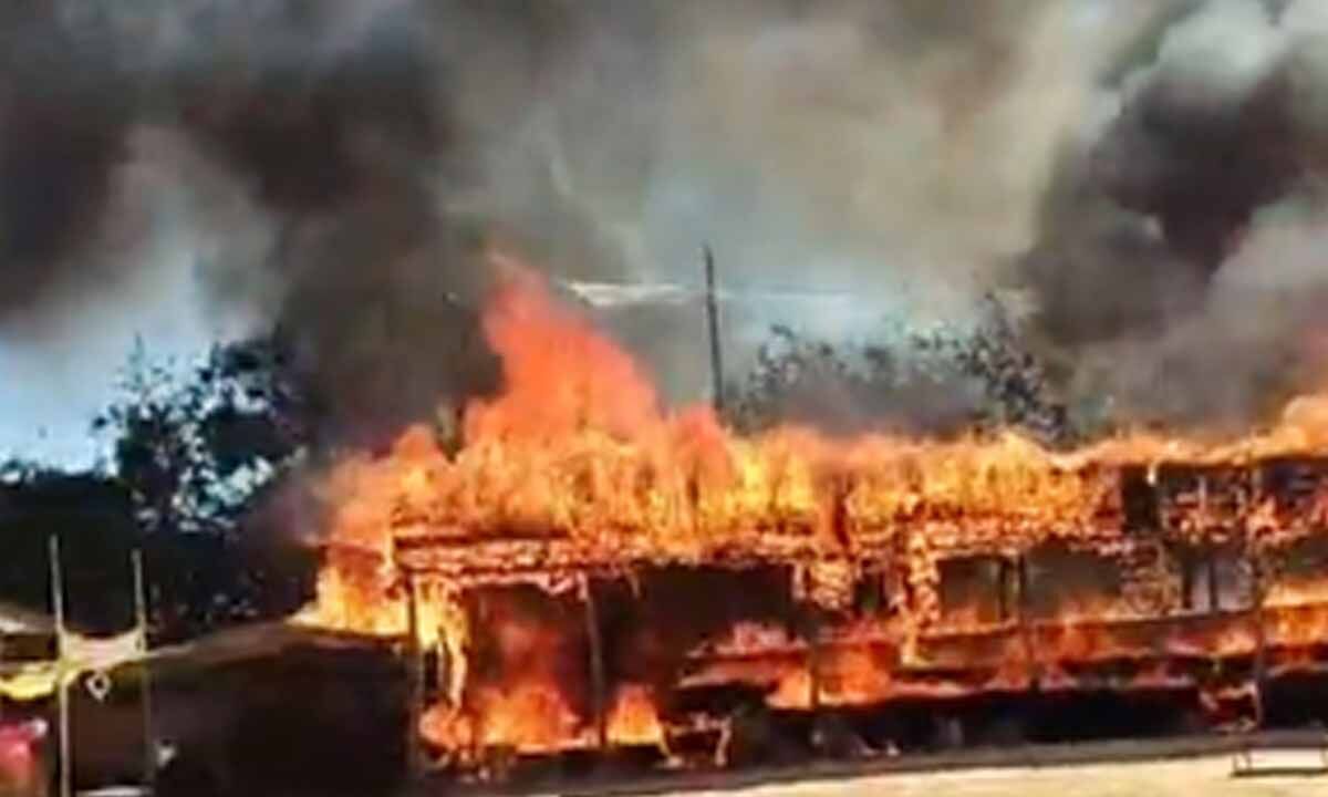 Massive fire breaks out in Gwalior cowshed; casualties averted