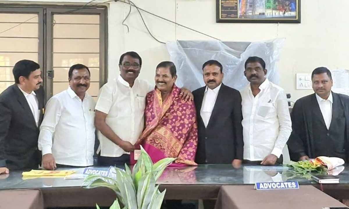 Nizamabad, Bodhan advocates felicitate Ashok Goud
