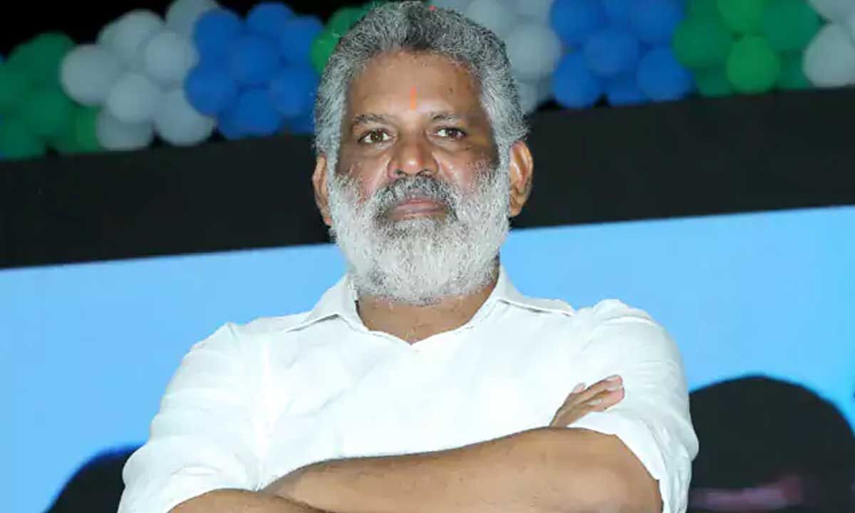 YSRCP leader Chevireddy Bhaskar Reddy served notices over various cases