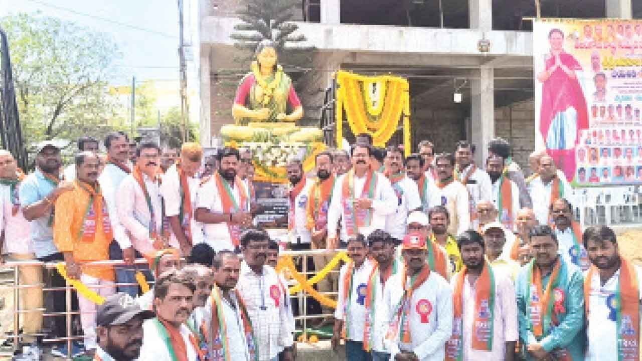 First female Telugu poet, Atukuri Molla’s jayanthi celebrated