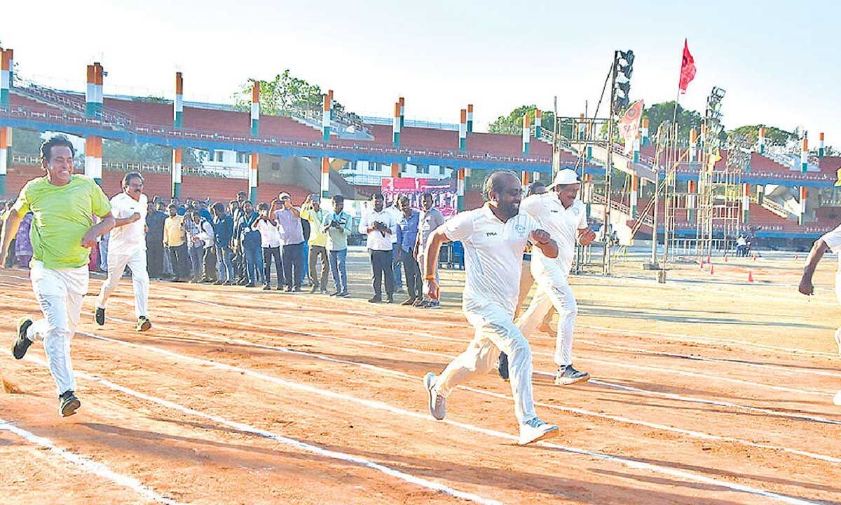 Sports meet for MLAs, MLCs concludes