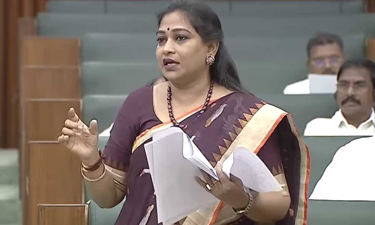 AP Home Minister Anitha announces plans to fill police jobs