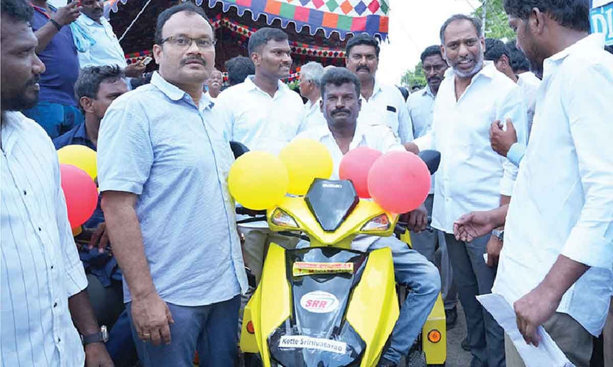 Rich tributes paid to Gottipati Hanumantha Rao on his death anniv