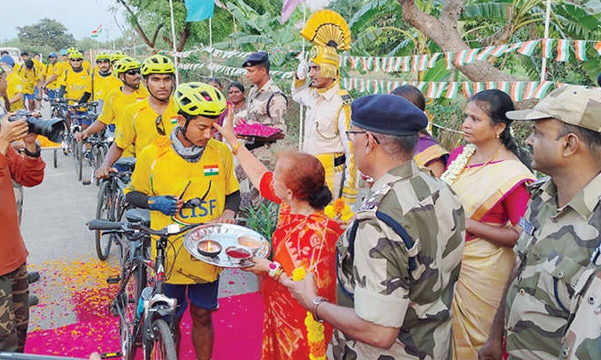CISF Coastal Cyclothon reaches Naidupet