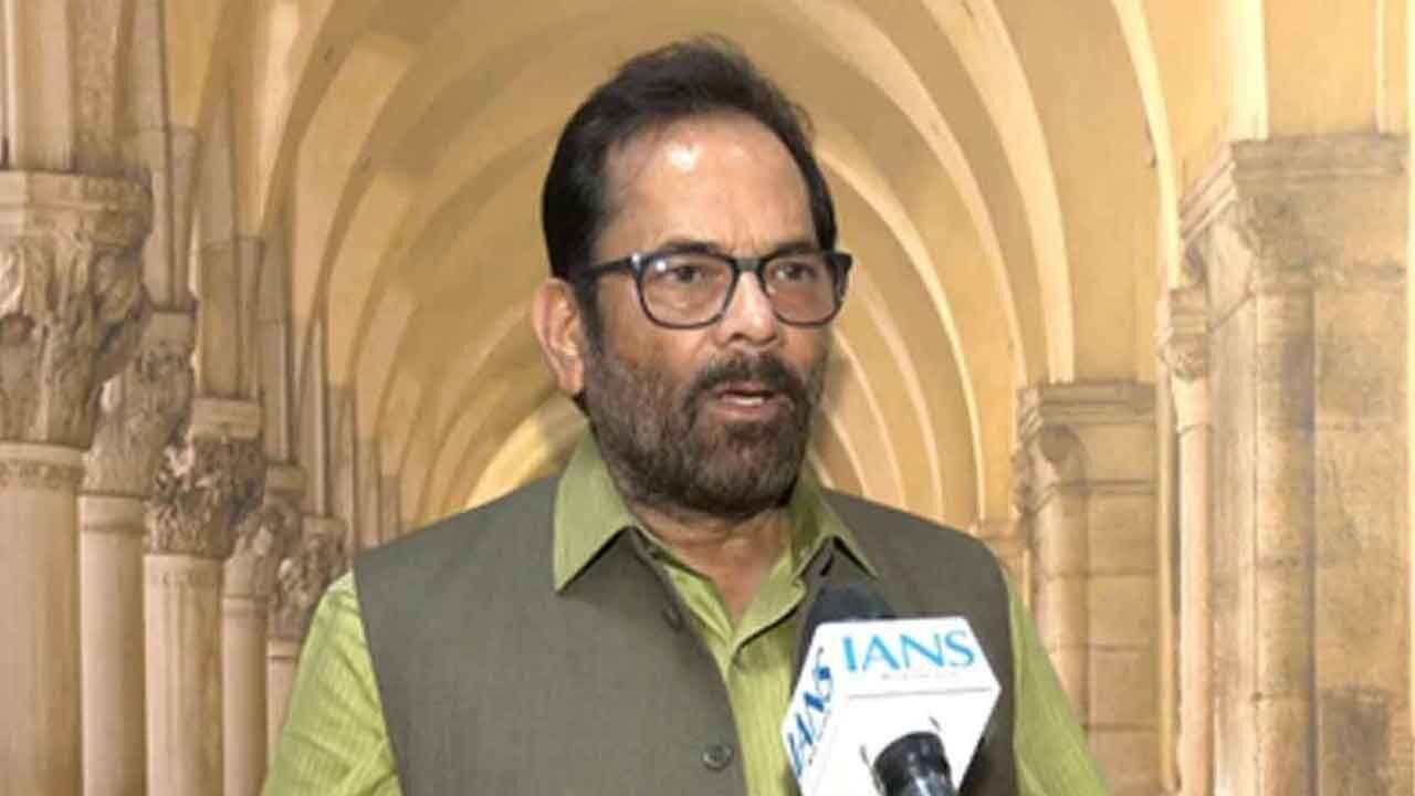 Naqvi slams Akhilesh’s ‘fragrance vs stench’ remark