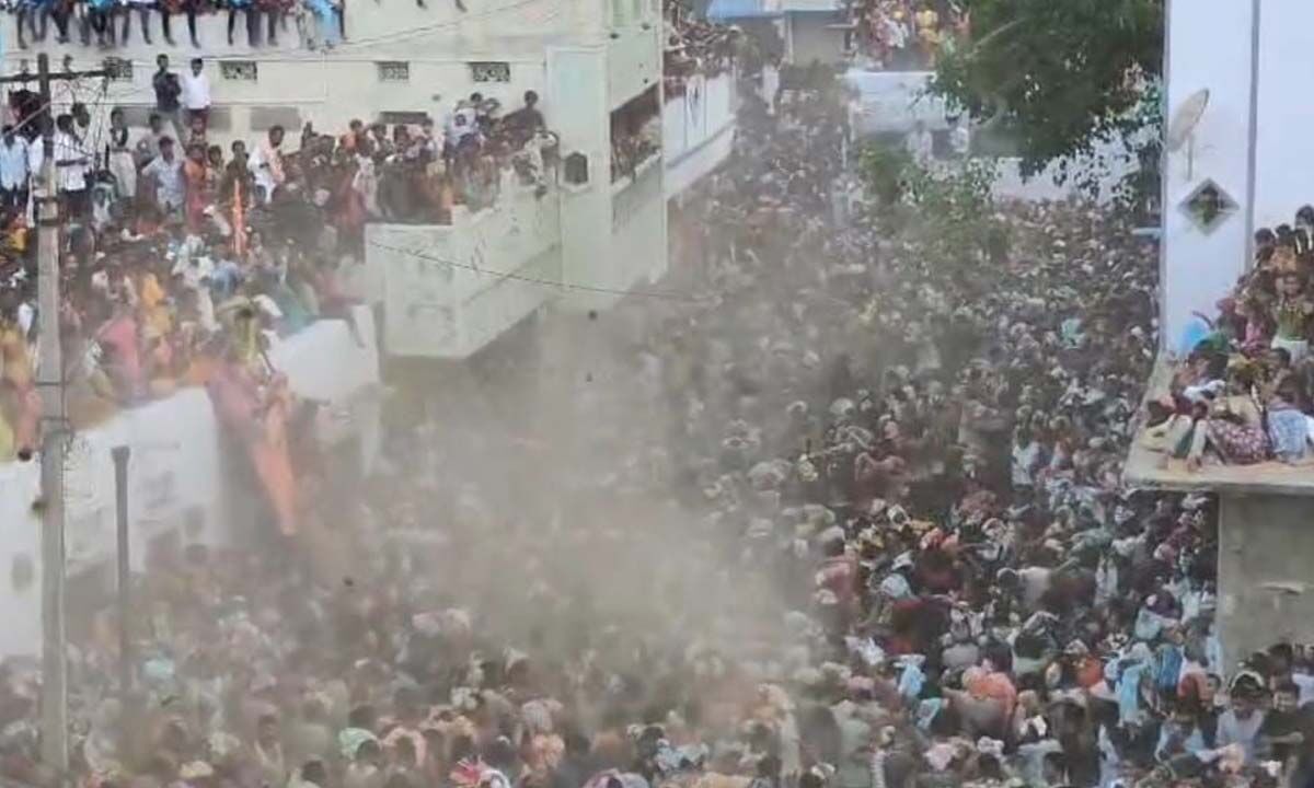 Unique ‘Pidakala Samaram’ in Kurnool dist