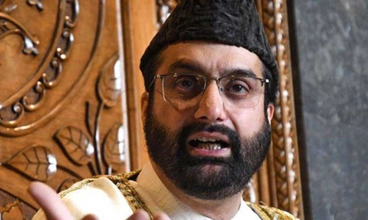 Mirwaiz Umar Farooq says not allowed to offer prayers at Eidgah, questions house arrest
