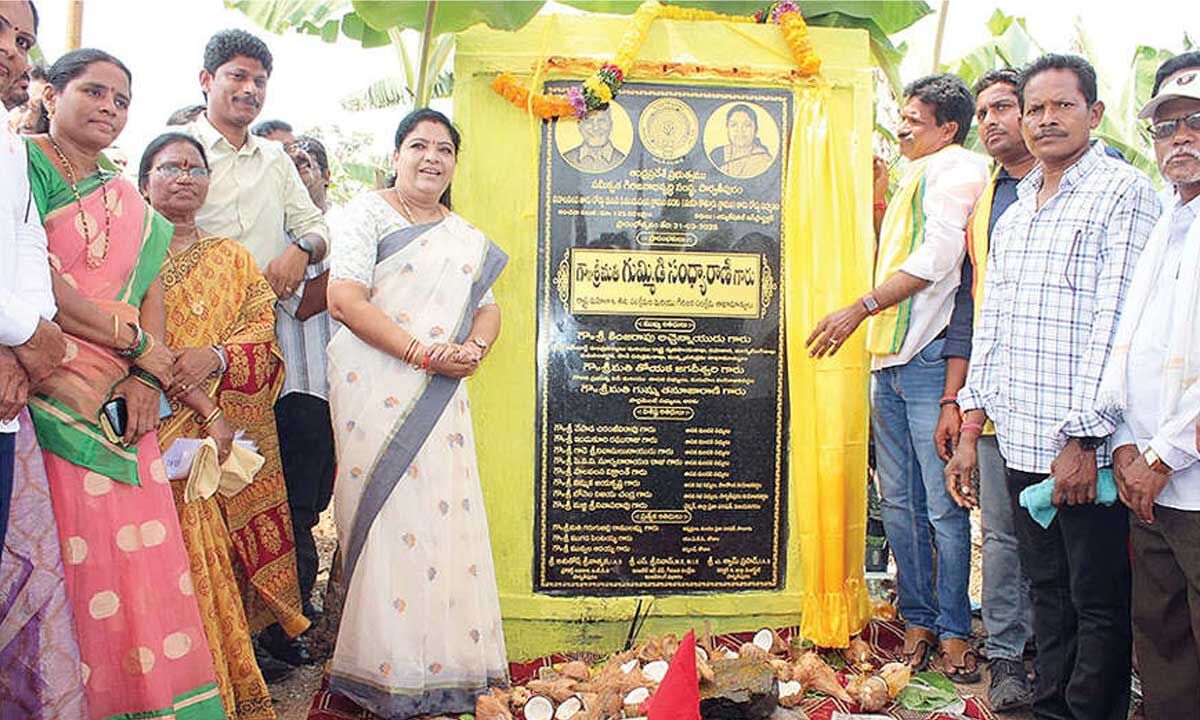 Rs 30 crore sanctioned for roads in Saluru mandal
