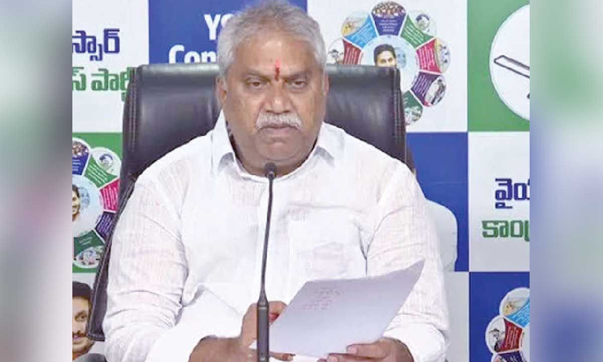 Former MLA Malladi seeks action against sand mafia