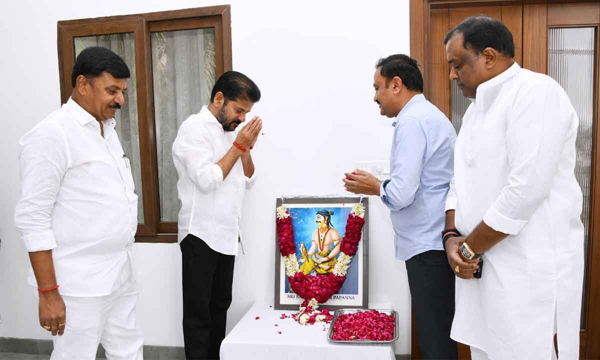 CM Revanth Reddy Pays Tribute to Sardar Sarvai Papanna